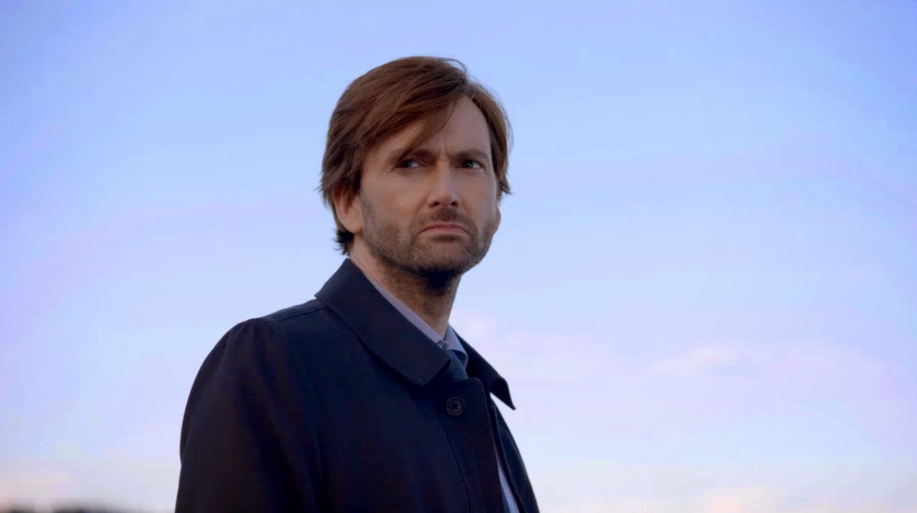 PHOTOS: New Screencaps Of David Tennant In Gracepoint