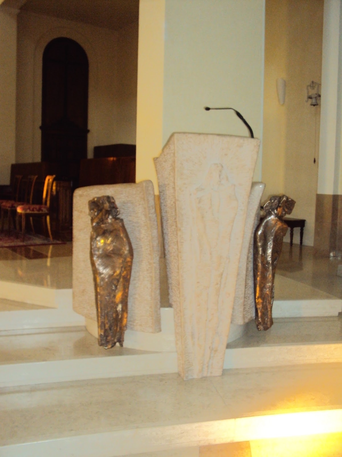 Arquitectura, arte sacro y liturgia: EL AMBÓN