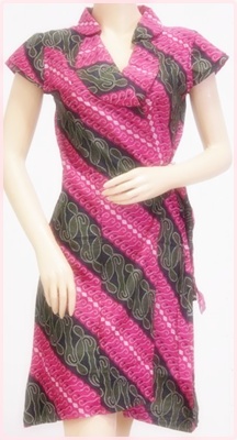 Model baju batik wanita modern warna pink