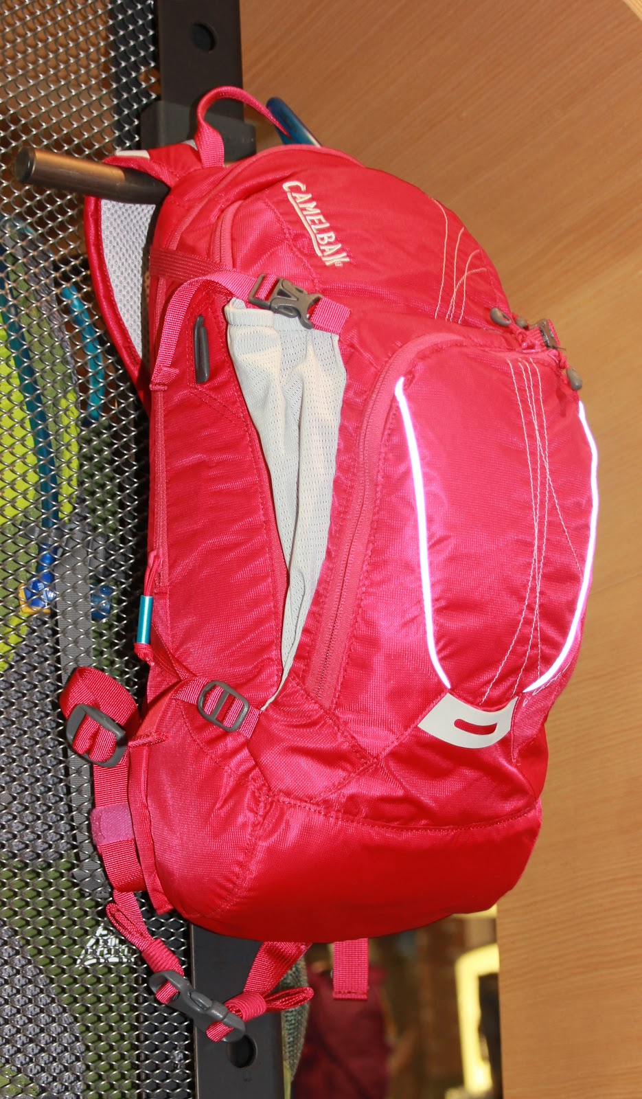 CAMELBAK® 2012/2013 NEW Hands Free HYDRATION PACKS, BOTTLES ON THE RUN