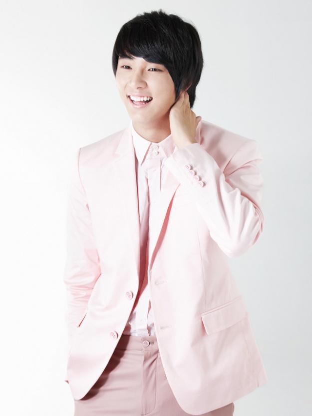 Korean Actor - Yoon Shi Yoon