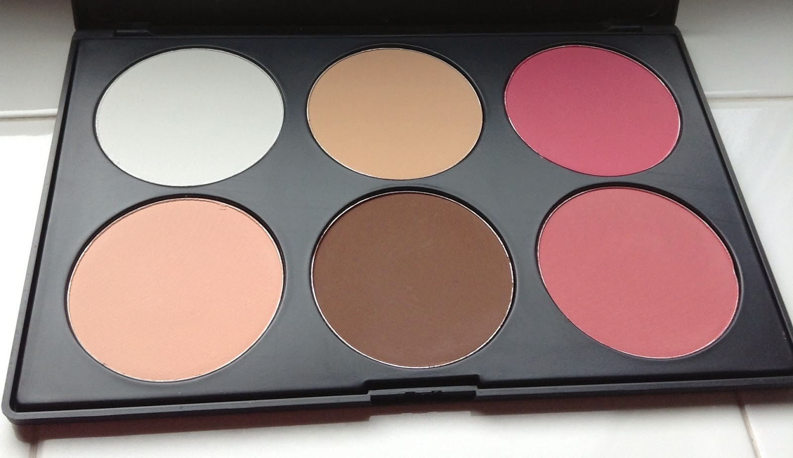 The Powdered Nose: BH Cosmetics 6 Color Palette Contour and Blush