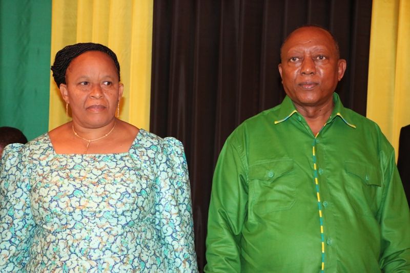 WAZIRI MKUU MSTAAFU FREDERICK SUMAYE ATANGAZA NIA YA KUWANIA URAIS ...