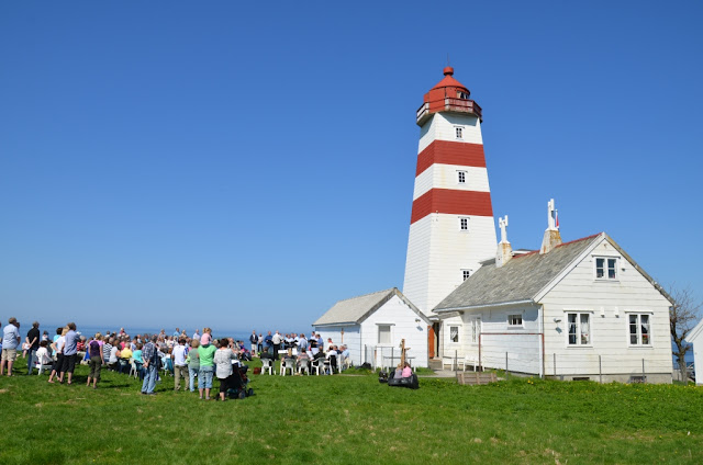 Presteprat: Pinsefeiring og levande vatn ved Alnes fyr
