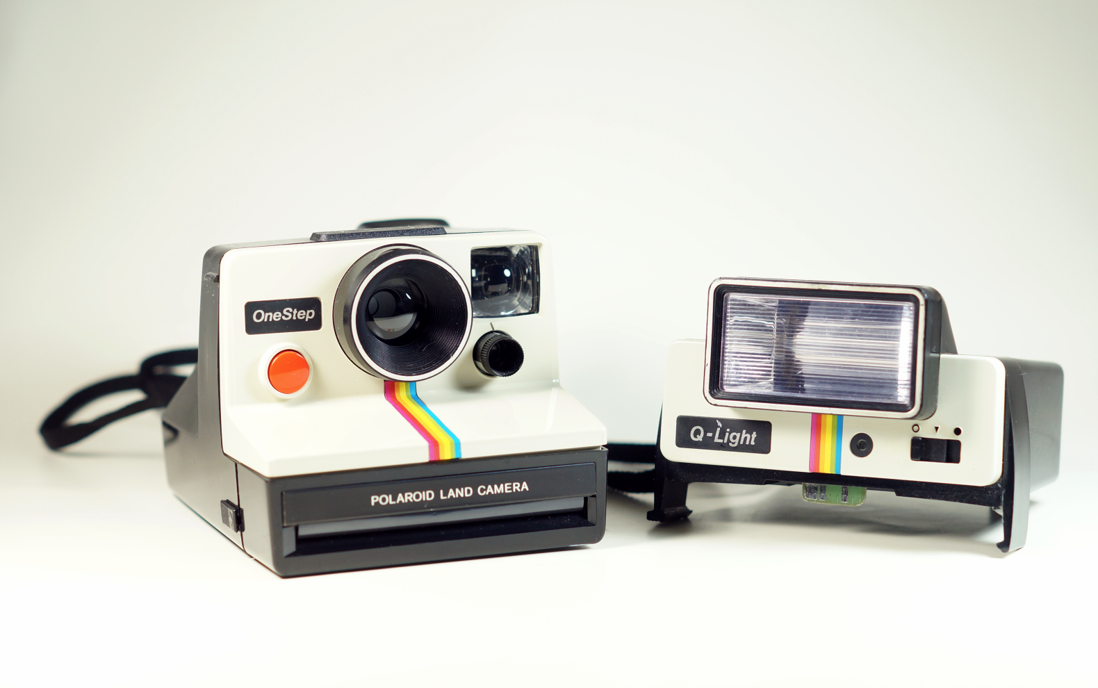 Polaroid One Step Rainbow Land Camera with Q-Light Flash Unit