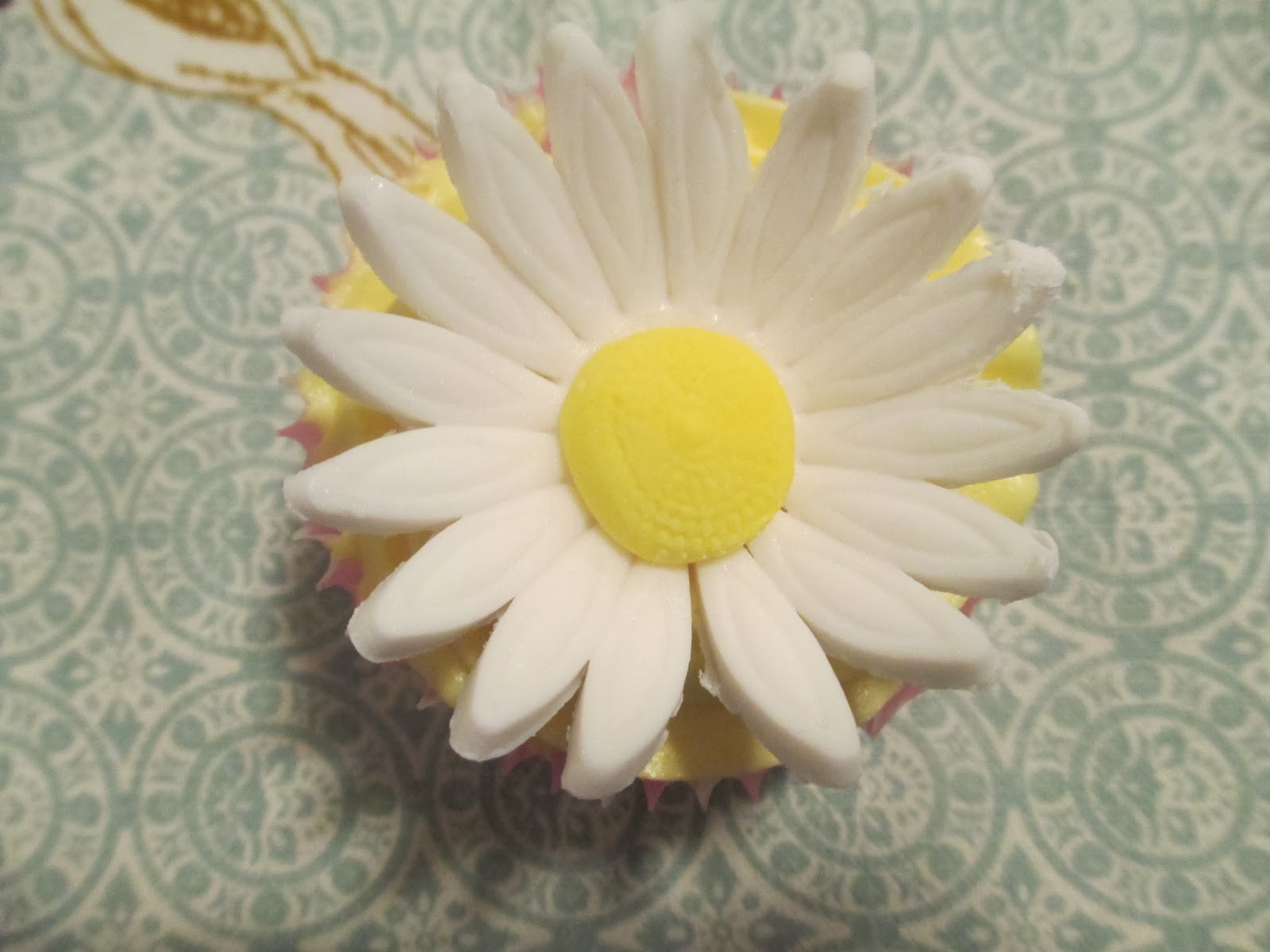 Lemon Daisy Cupcakes for Val's Birthday | Laws of the Kitchen