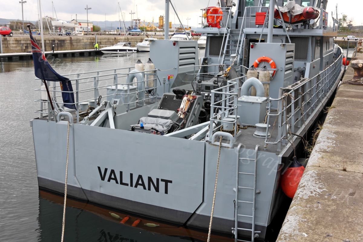 Dougie Coull Photography: Valiant in James Watt Dock