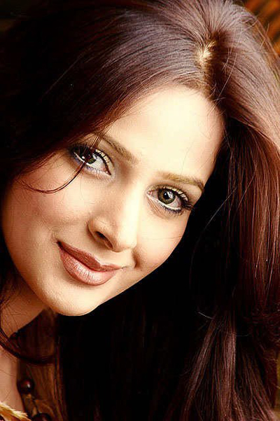 Pakistani Fashion Model and Actress Saba Qamar ~ The Fashion Maza