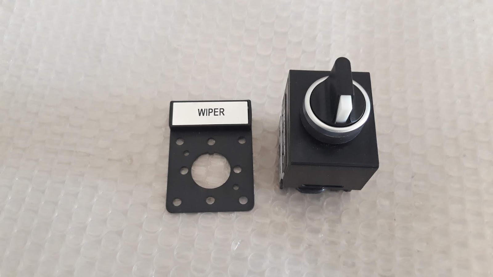 BACO PR12 PANEL MOUNT ROTARY SWITCH - Aeliya Marine
