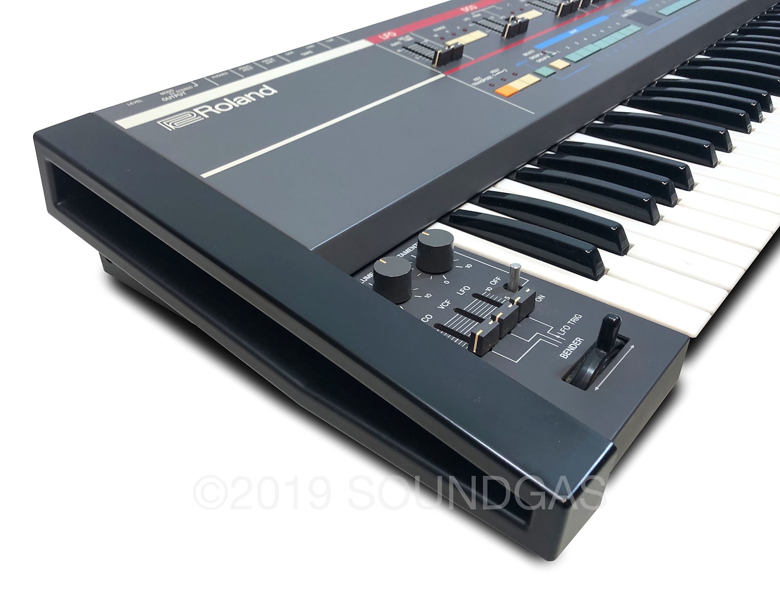 MATRIXSYNTH: Roland Juno-106 + Hard Case SN 405105