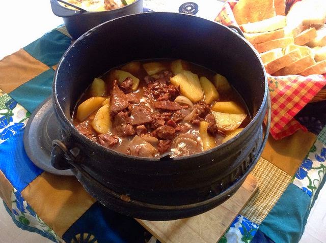 Group 3 Food Blog!: Potjiekos - Traditional South African food.