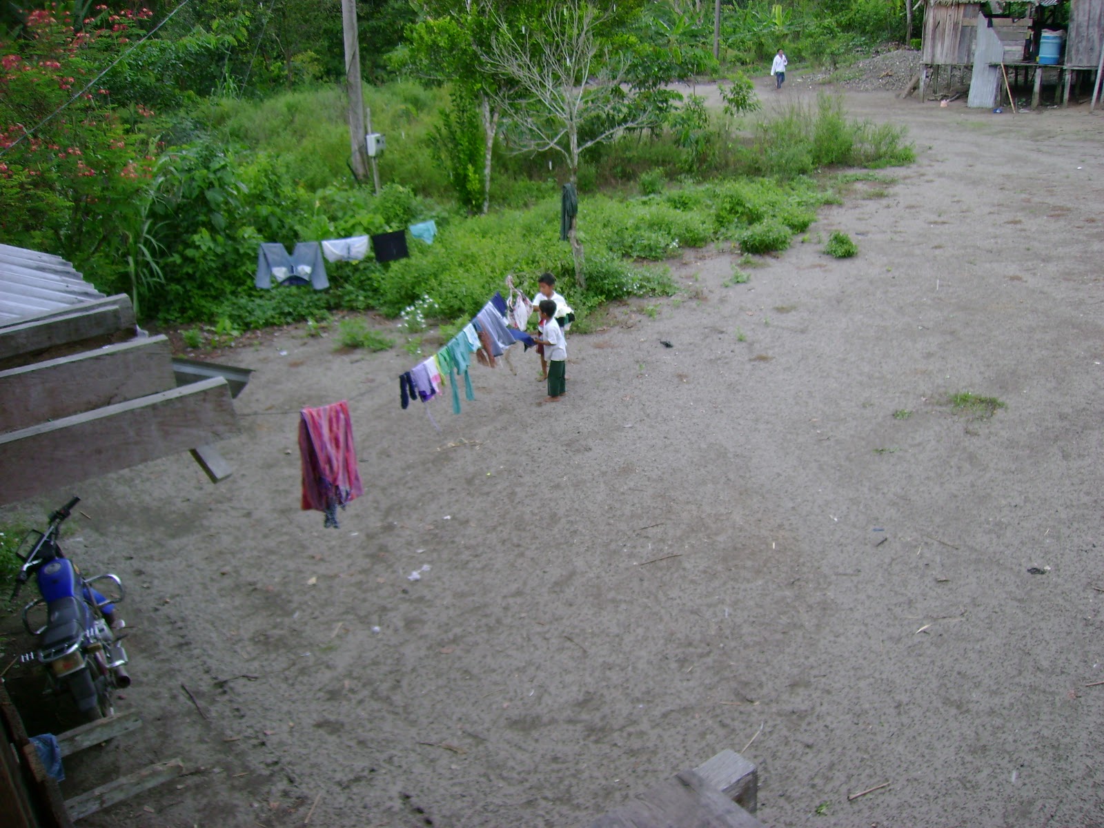 NACIONALIDADES Y PUEBLOS: Casas de los Cofanes