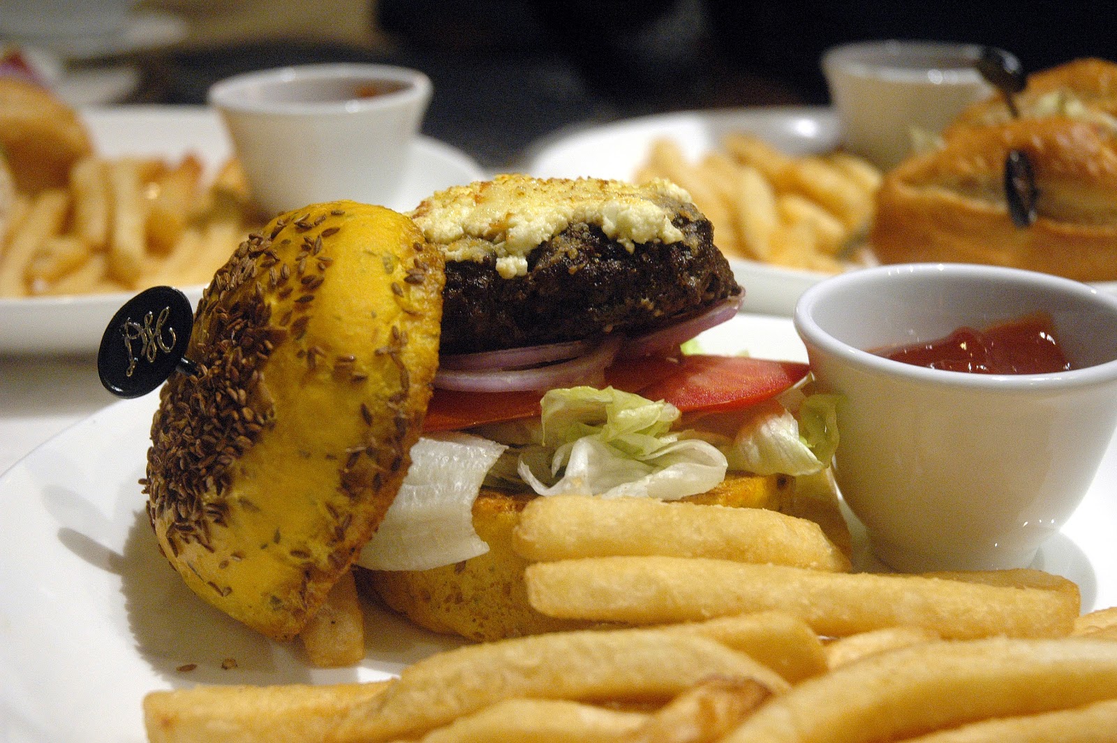 DUDE FOR FOOD: Food News: Diamond Hotel Opens The Lobby Lounge