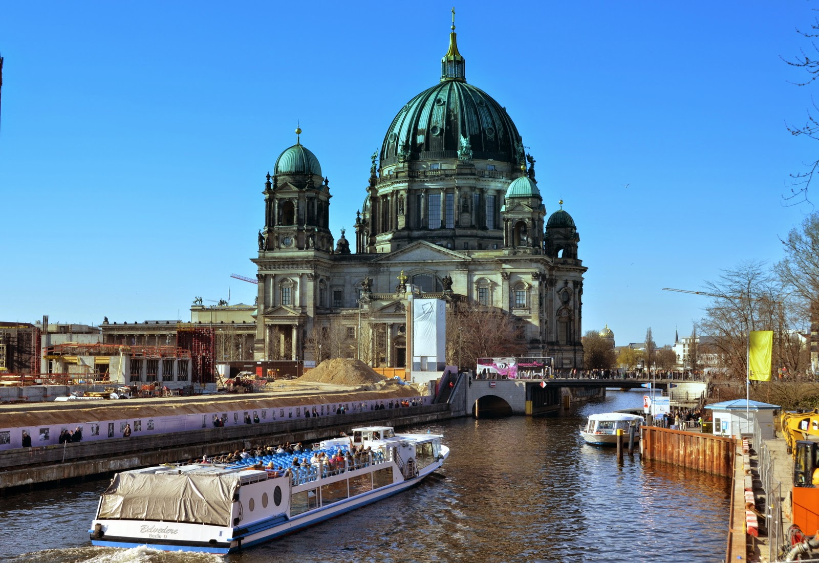 Berlin heute: Der Berliner Dom und der Spree