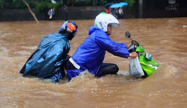 Motor Matic Terendam Banjir? - blog bikers indonesia