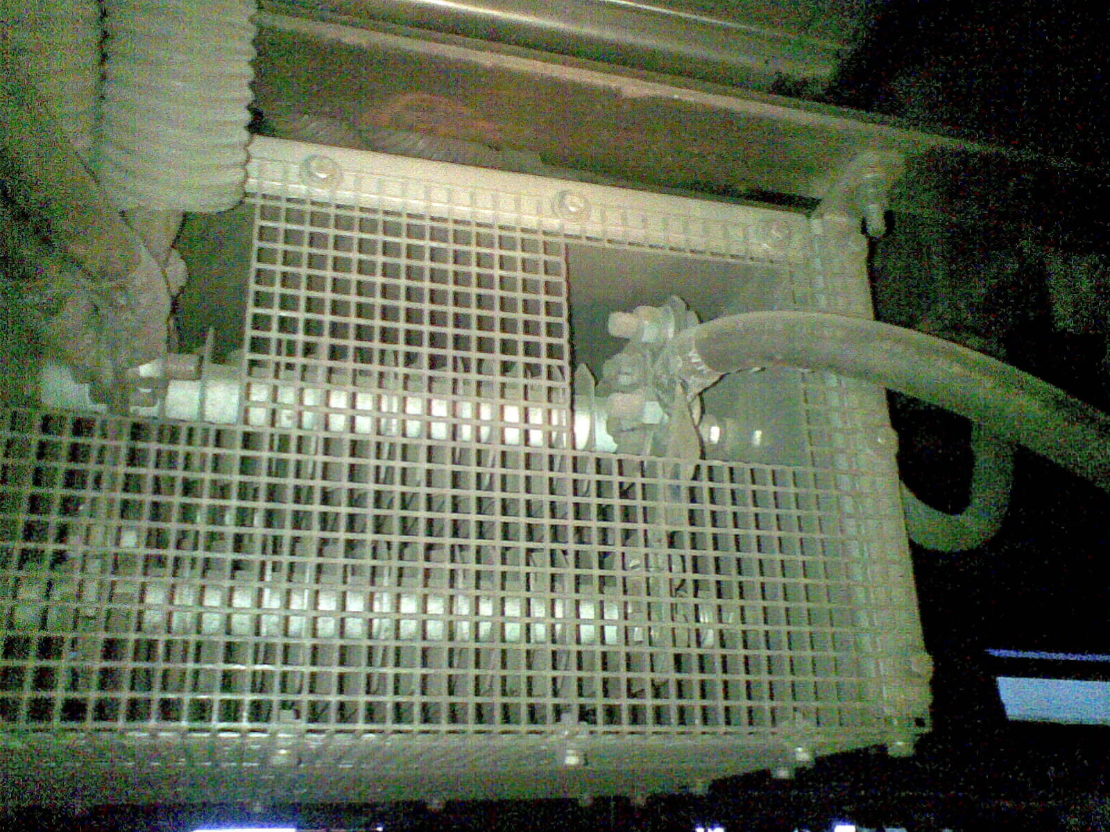 ELECTRIC MULTIPLE UNITS : Wheel Earthing shunt