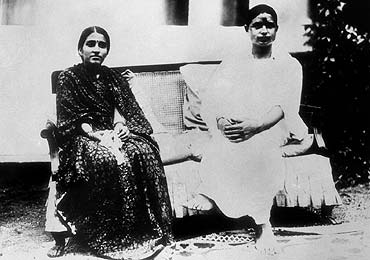 Four Generations Of Mahatma Gandhi Family Photos | Rare & Old Vintage ...