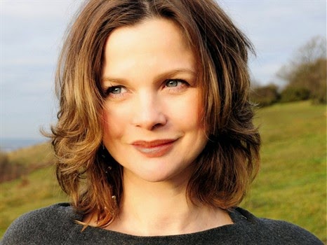 Into the valley of the obscure: April 2014