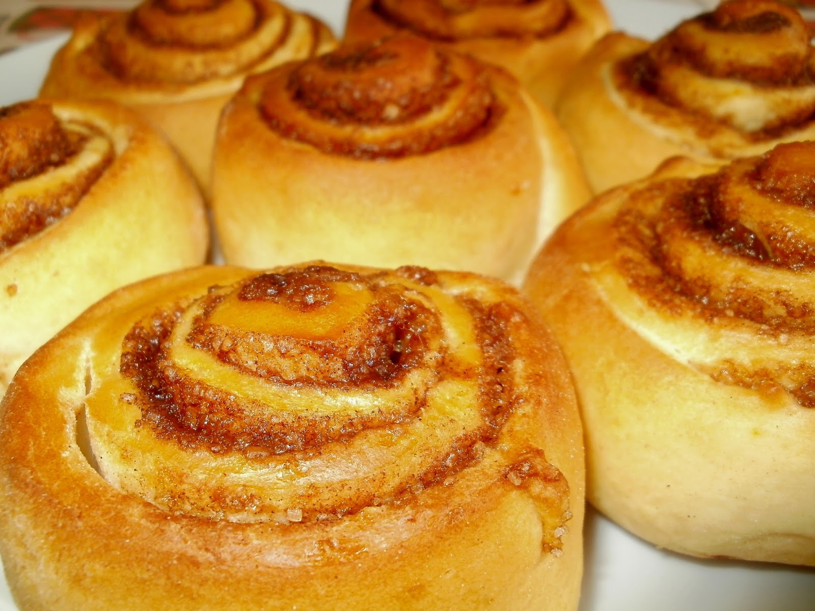 Los Antojos de Clara: Rollos de canela o cinnamon rolls