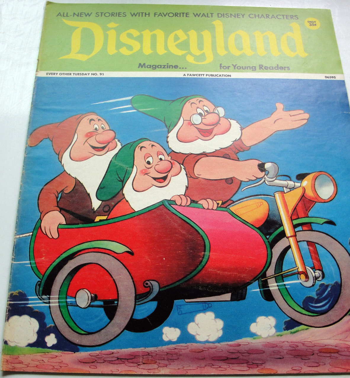 Filmic Light - Snow White Archive: 1970s Disneyland Magazine - US Covers