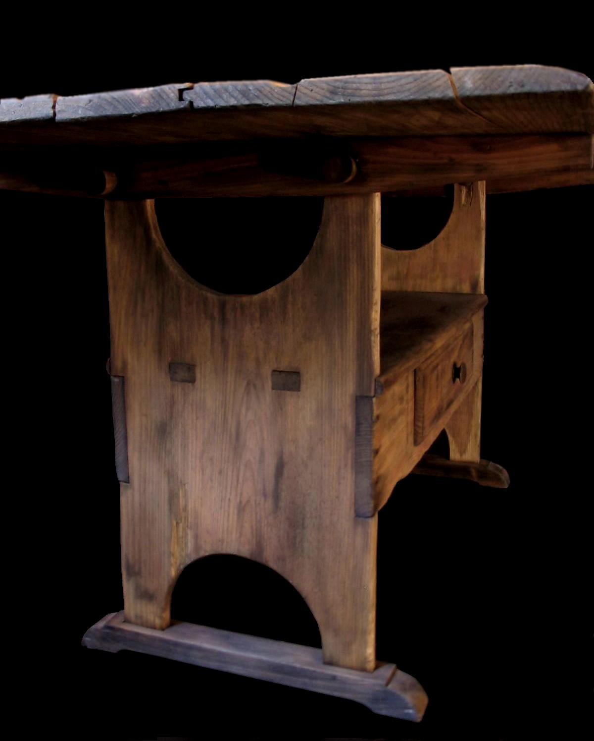 Daryl McMahon: Shoefoot bench table