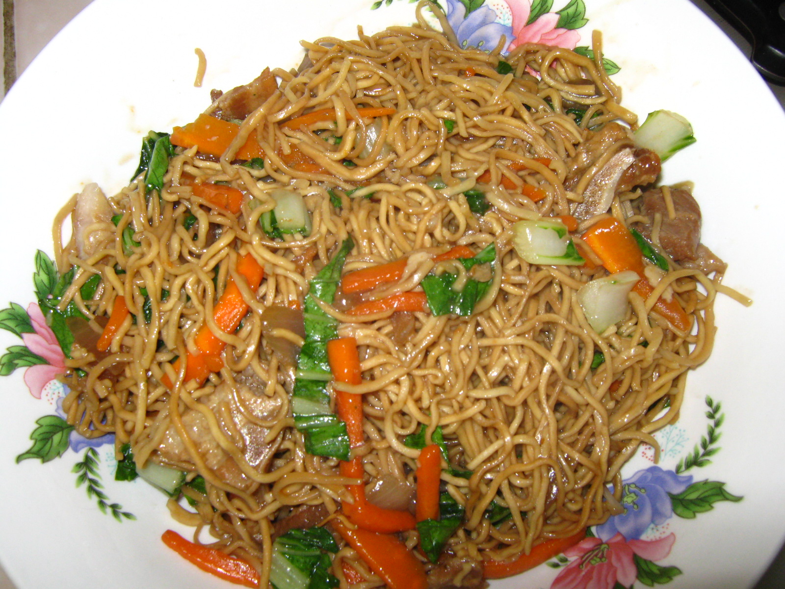 MASARAP NA PAGKAIN: Recipe #11 : pancit lucban - Papa's bomb