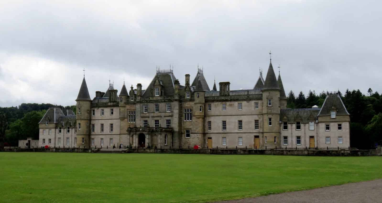 Alex and Bob`s Blue Sky Scotland: Callendar Park and House. Hallglen ...