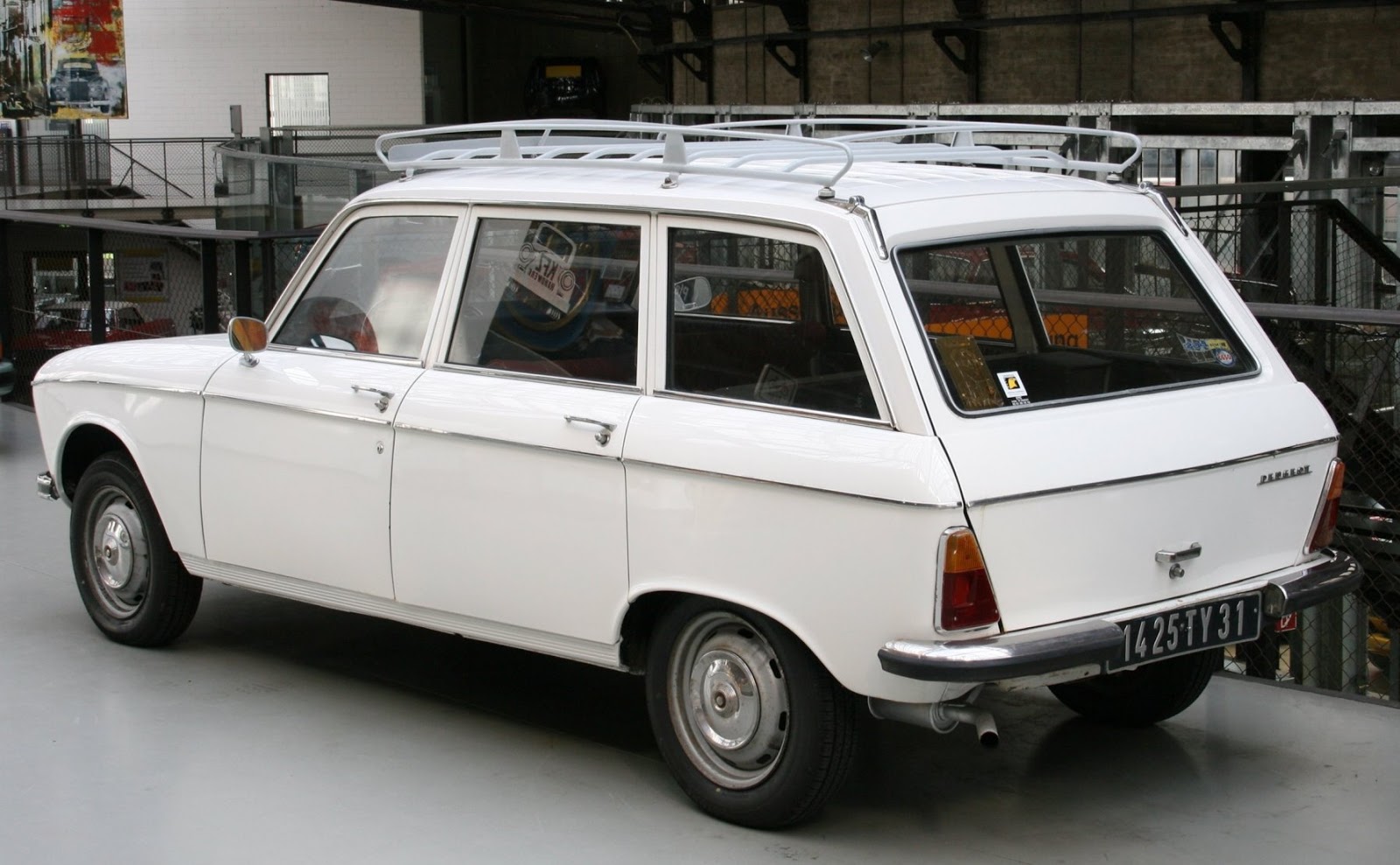 PeugeotFrance: Peugeot 204
