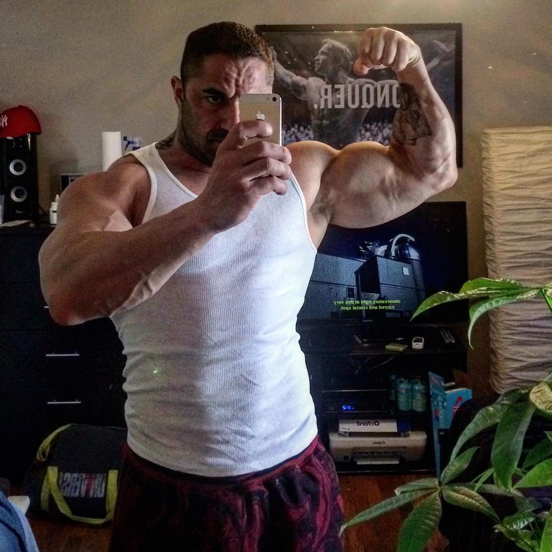 Muscle Lover: Serbian bodybuilder Milovan Mika Ilic