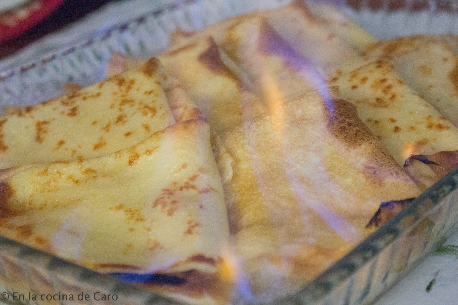 Crepes rellenos flambé | En la cocina de Caro