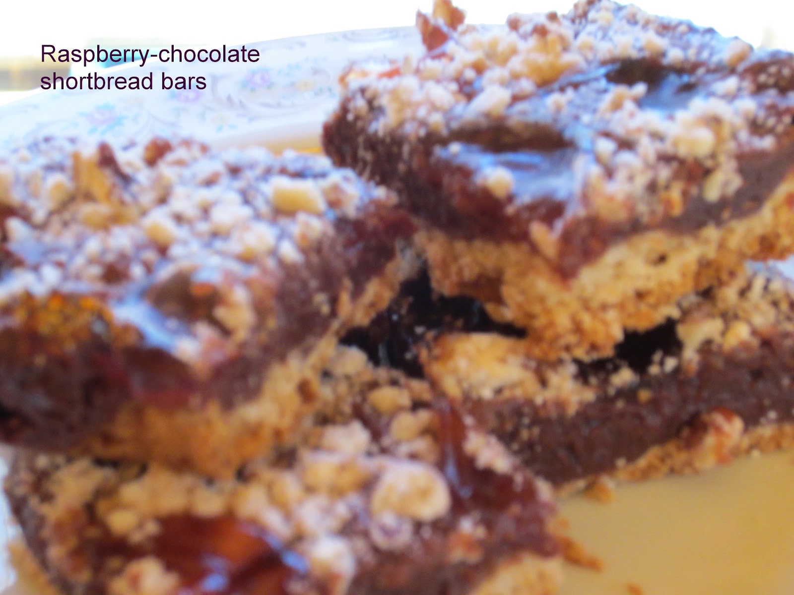 THE FOOD OF LOVE: Raspberry-chocolate Shortbread Bars