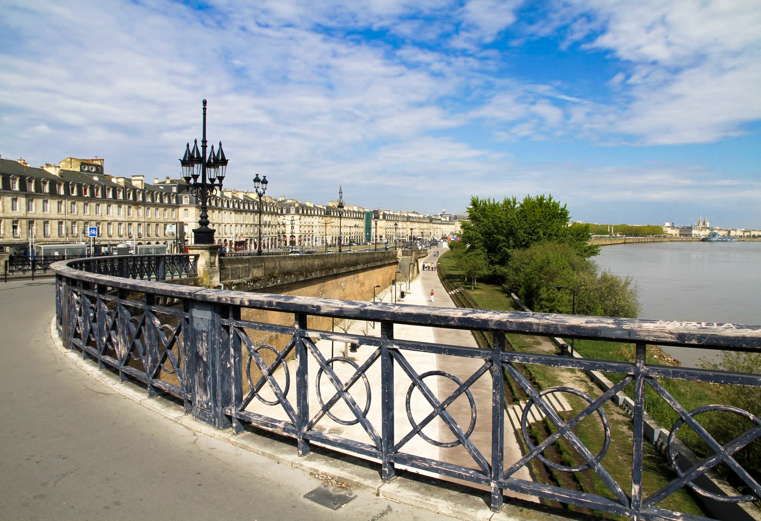 Bordeaux et ses environs: Le pont de pierre