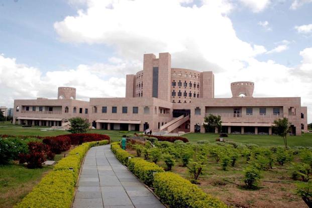 ISB - INDIAN SCHOOL OF BUSINESS.