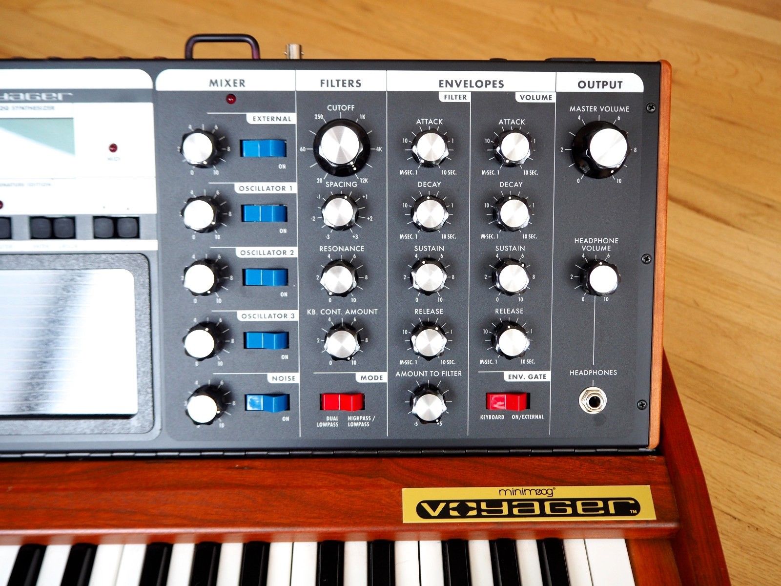 MATRIXSYNTH: Minimoog Voyager Signature Edition