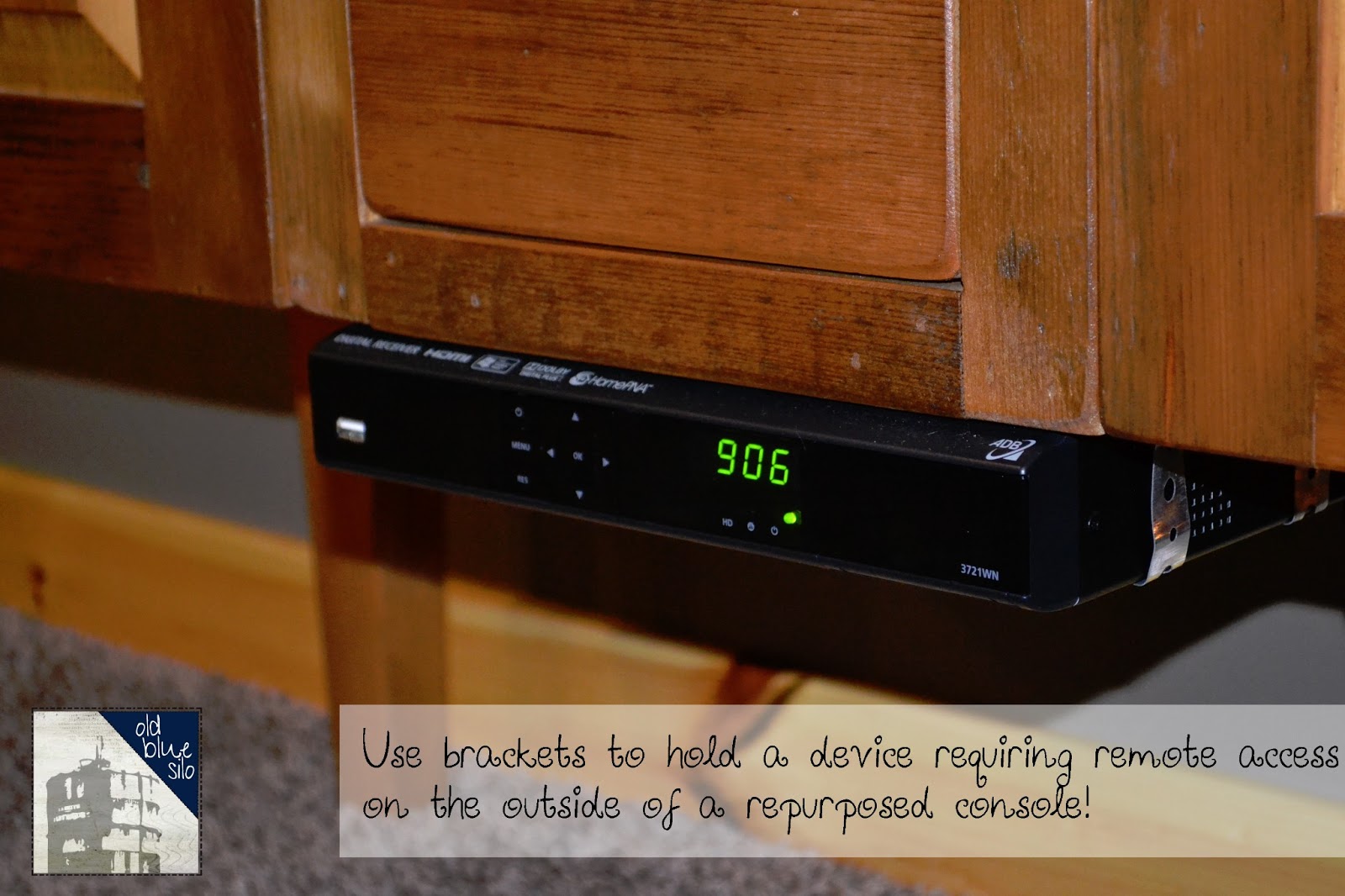 Old Blue Silo: electronic clutter