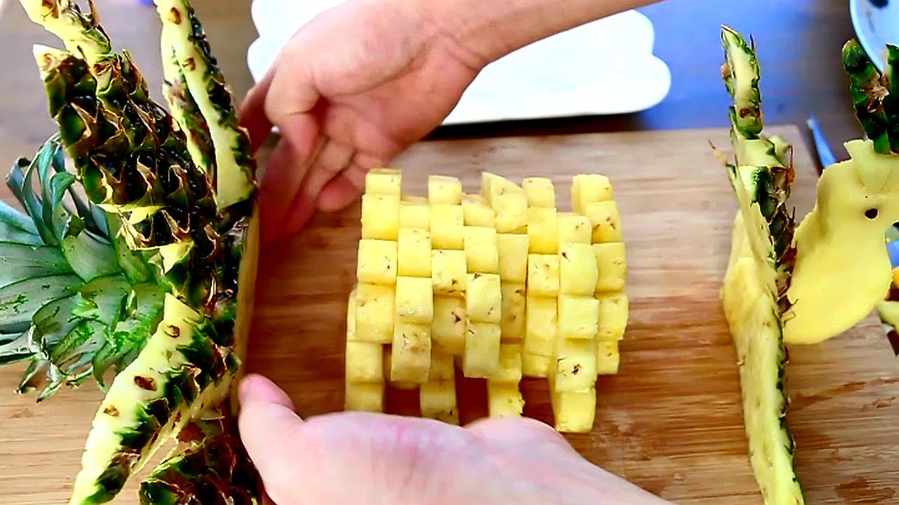 ItalyPaul - Art In Fruit & Vegetable Carving Lessons: Pineapple Garnish | Fun Food For Kids ...