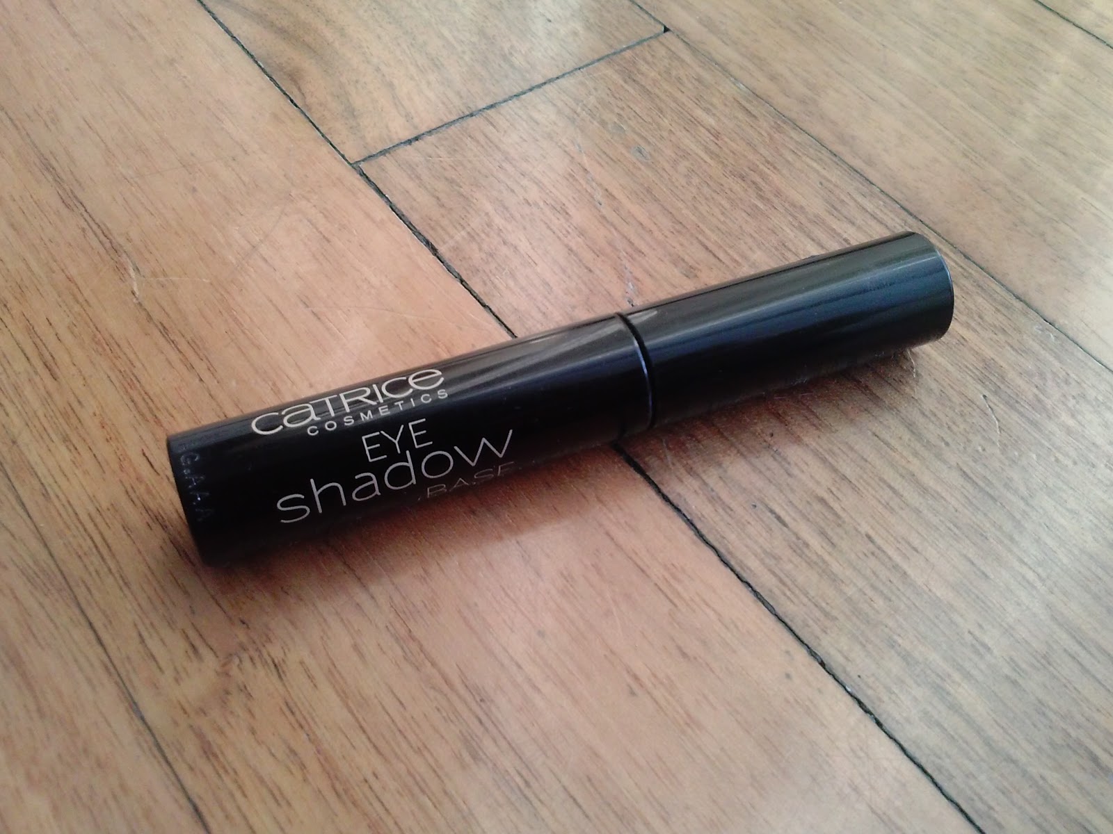 Sfida in casa Cosnova: Eye Shadow Base (Catrice) vs I love Stage ...