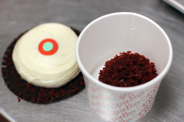 chicago foodie girl: Red Velvet Sprinkles Sundaes