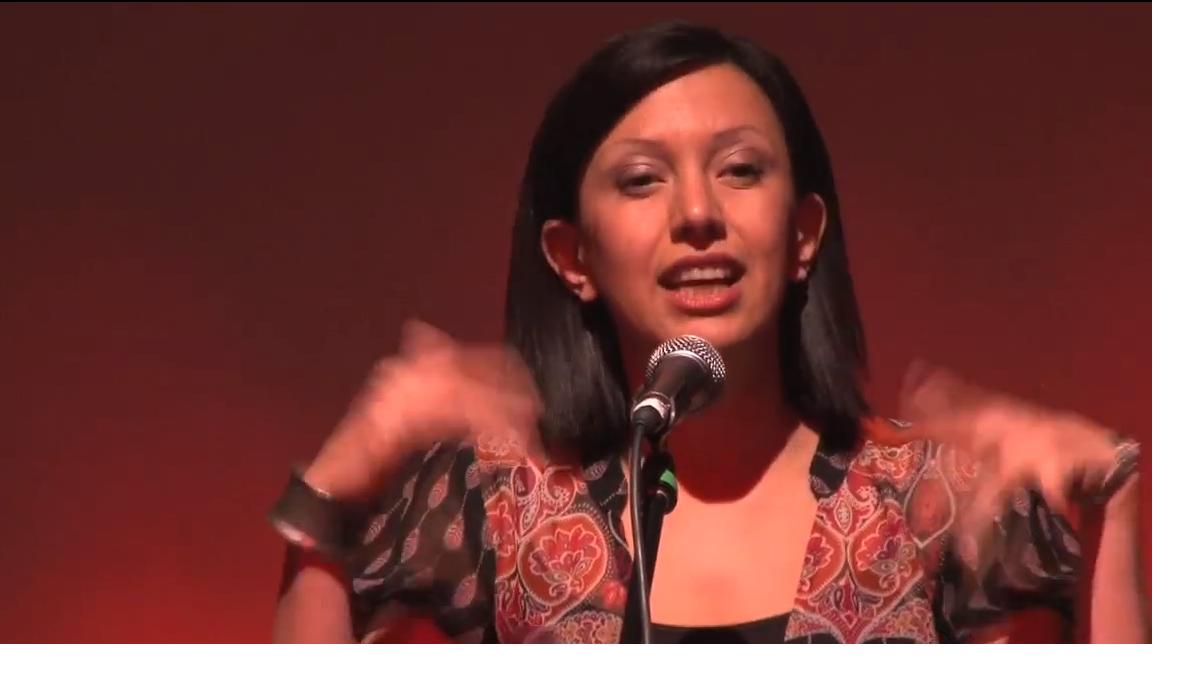 Estraldina: Rafeef Ziadah, poeta y activista palestina.