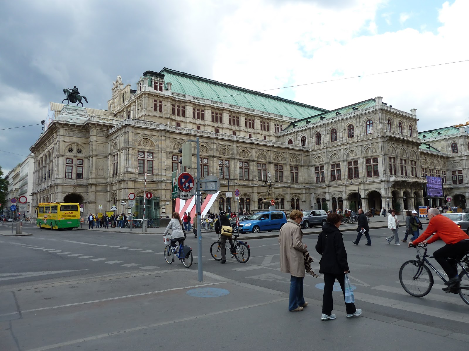 UTB Vienna Study Abroad Program: Arrival and First Day