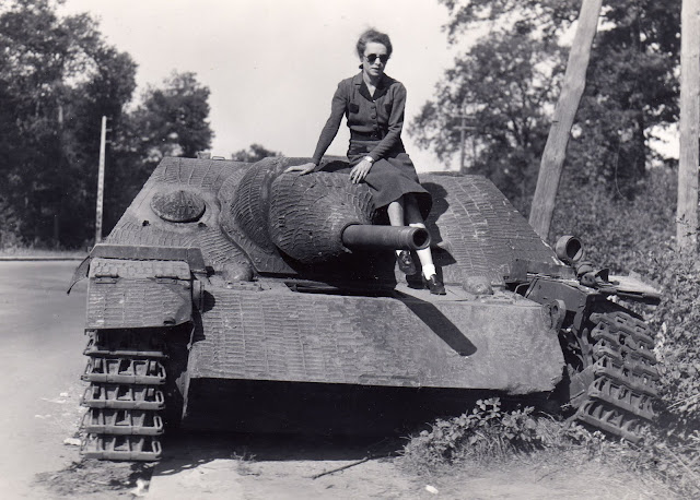 Old Photos of Women Posing With Tanks ~ Vintage Everyday