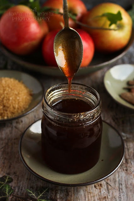 ...konyhán innen - kerten túl...: Appelstroop - Holland almaszirup