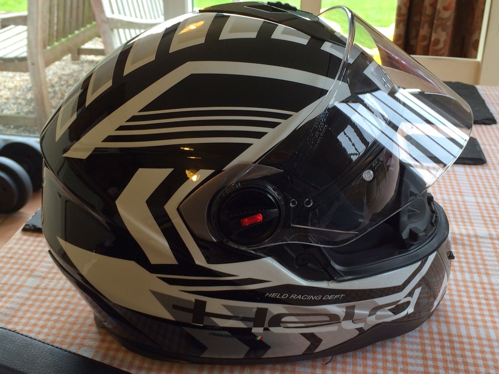 Held Bike Gear: Our gear: the Held Masuda Fibreglass helmet