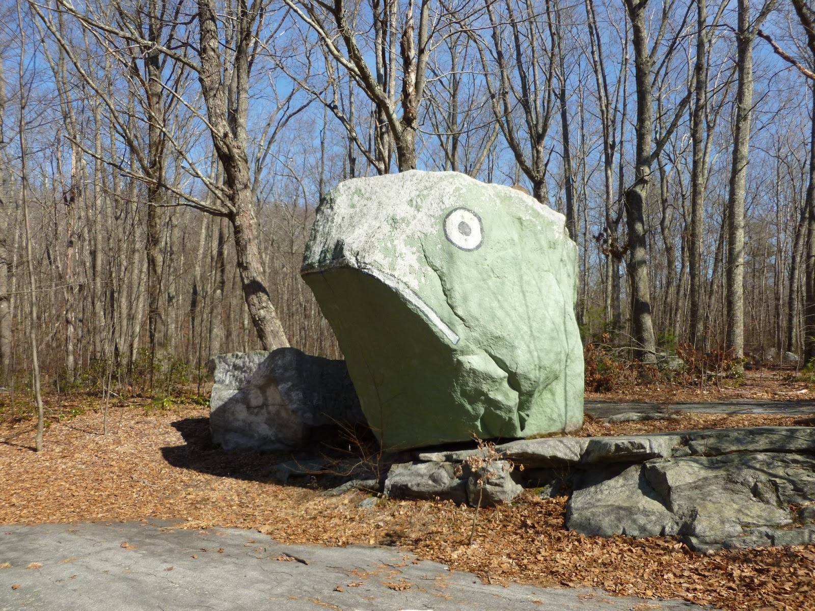 Photo-ops: Roadside Attraction/Zippy The Pinhead Location: Frog Rock ...