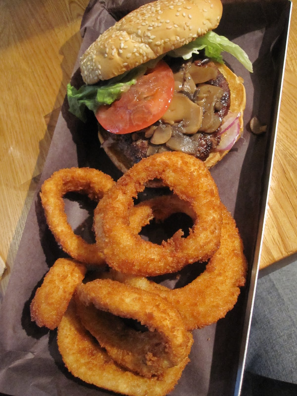 Eat, Drink, and Be Mary: Craft Burger (now Big Smoke Burger)