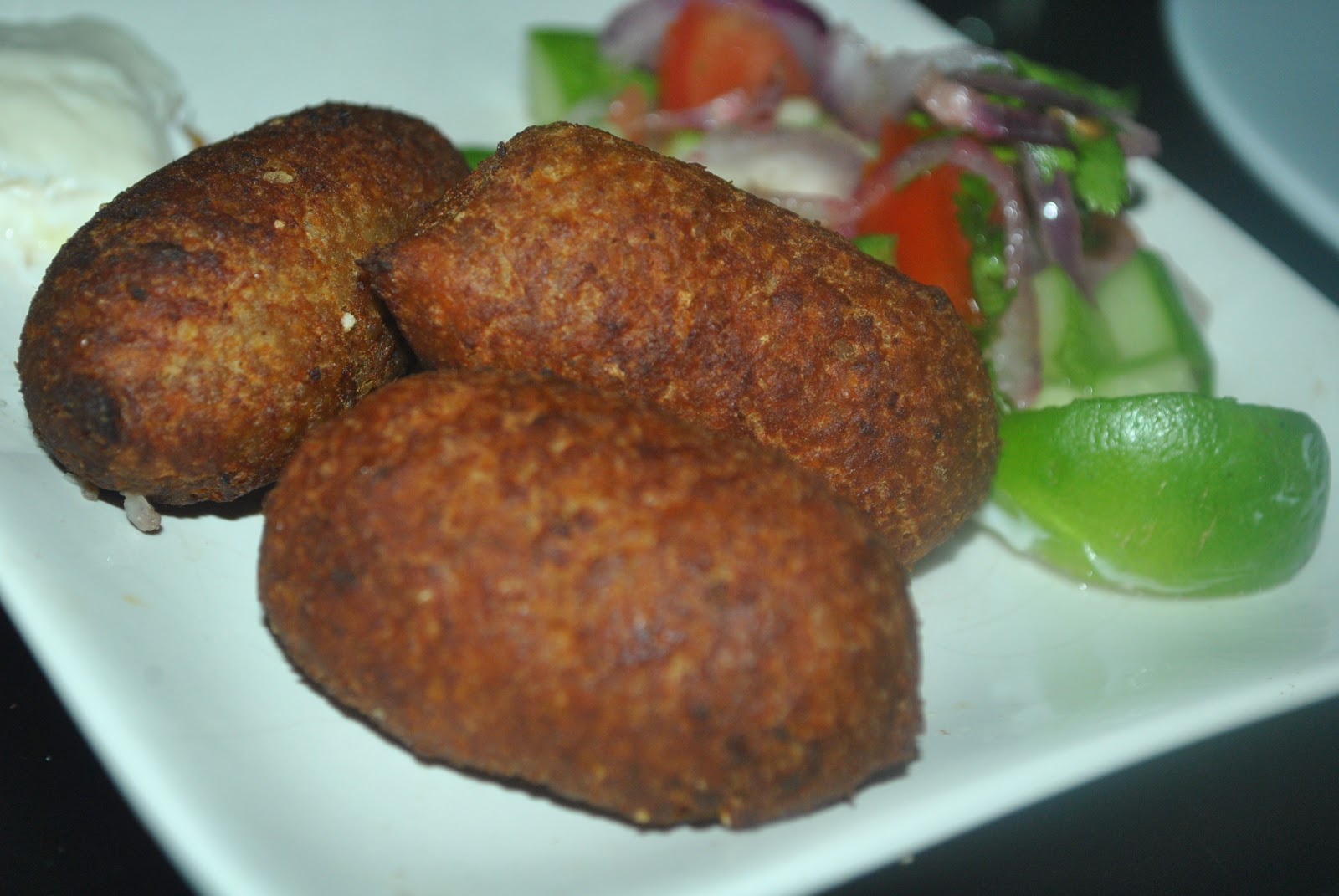PATYSKITCHEN: LEBANESE KIBBEH WITH GARLIC YOGURT AND TOMATO SALSA
