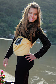 Controversial Fashion: Teen model pregnat