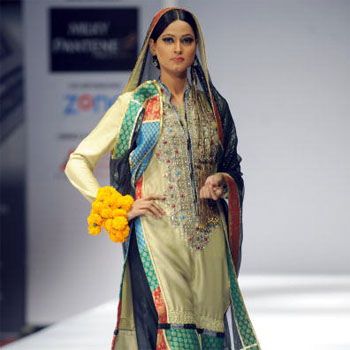 Fashion: Peshawar braidal dresses
