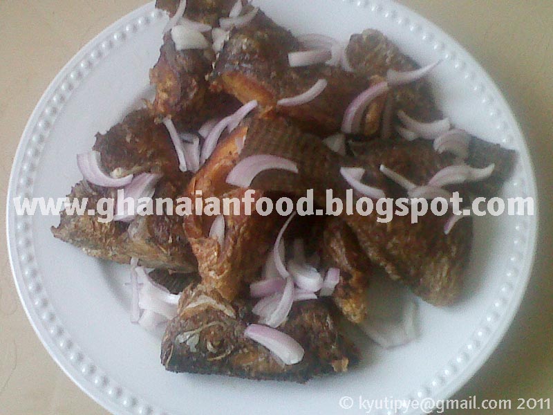 Ghanaian Food: Waakye with Fried Fish and Wele stew