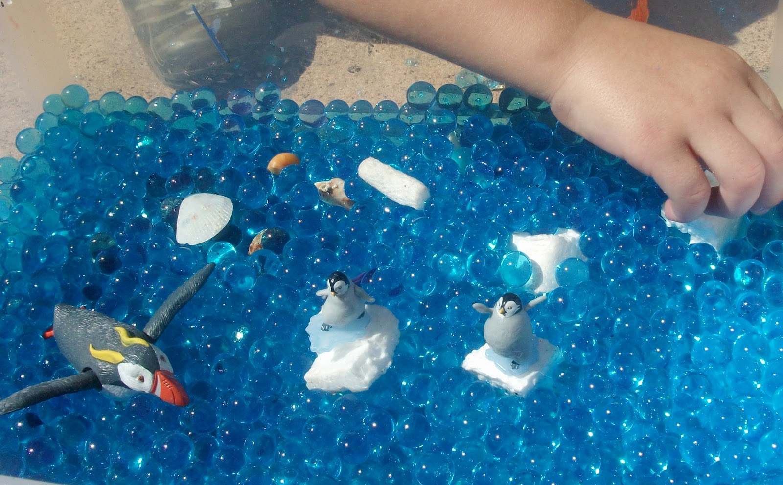 Adventures at home with Mum: Penguin sensory box: styrofoam Ice ...
